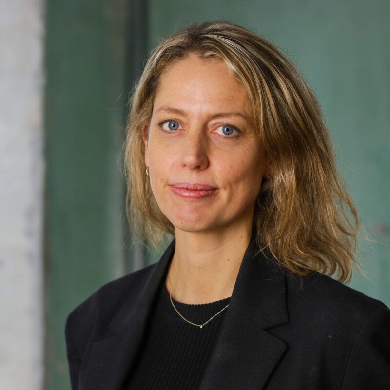 Kontakt os - skriv eller ring til os - UNICEF